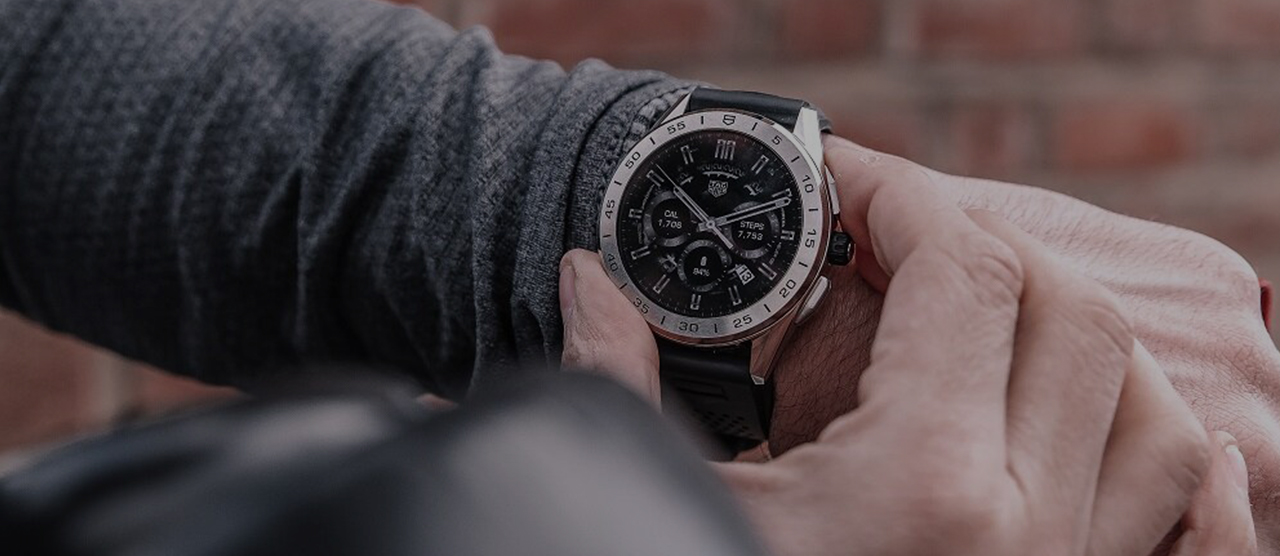 TAG HEUER CONNECTED WATCH DISPLAY – Outform